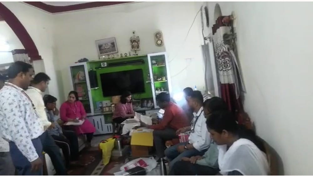 Balaghat EOW raid on the house of Assistant Engineer of Electricity Department, exposed property ...