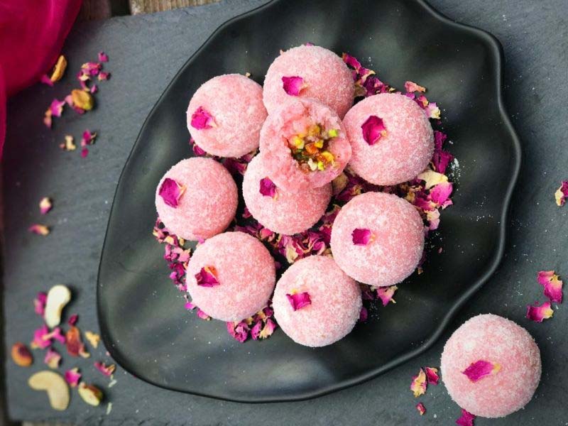 prepare gulab gulkand laddu like this at home घर पर ही ऐसे तैयार करें ...