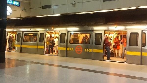 Delhi Metro : अब दिल्ली मेट्रो में टोकन खरीदने के लिए नहीं लगेगा समय ...